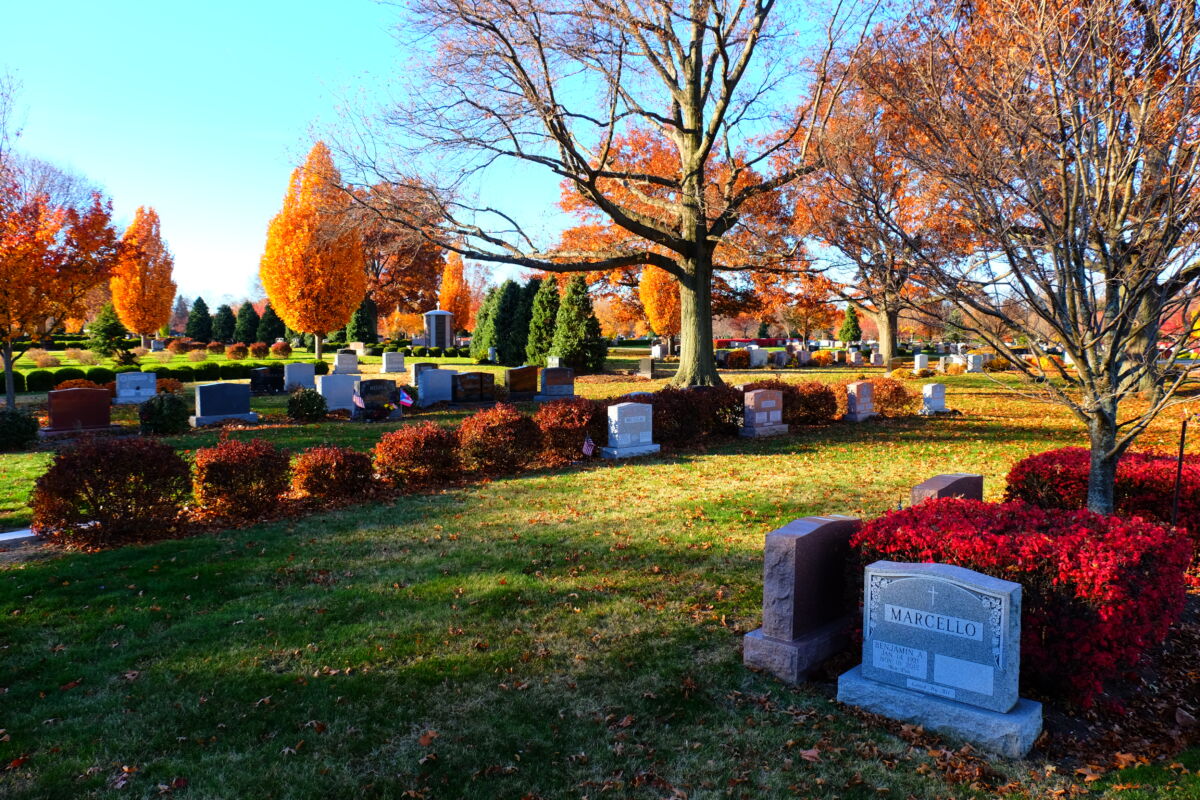 Traditional Burial - Holy Sepulchre Cemetery
